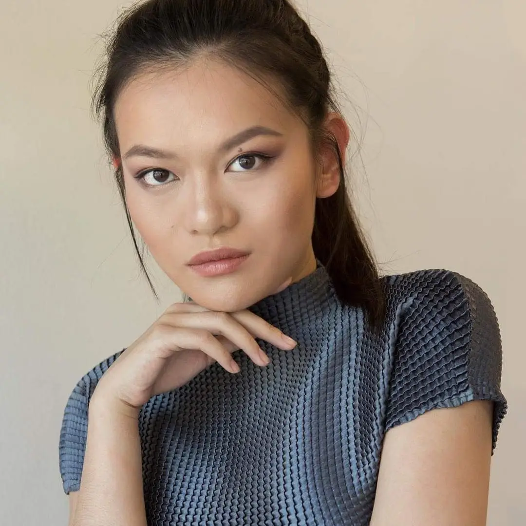 Amazing Woman - Natasha Cheng - The Official Site of Robert Barclay, Author